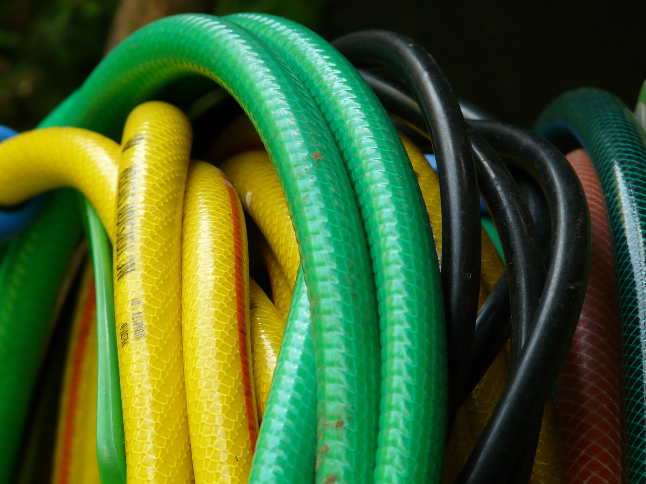 How To Spot the Typical Signs of a Damaged Hose | Hose Shop